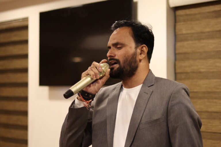 Associate Pastor: What It Is, How They Are Chosen, and What Role They ...